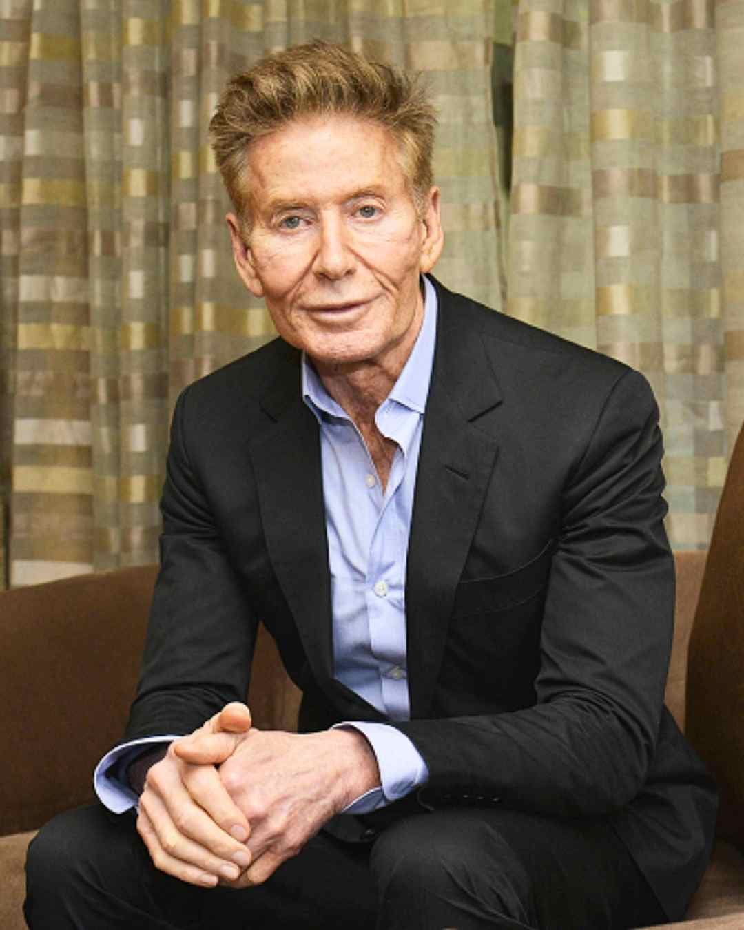Calvin Klein: Biography, Education, Married Life, Brands And More