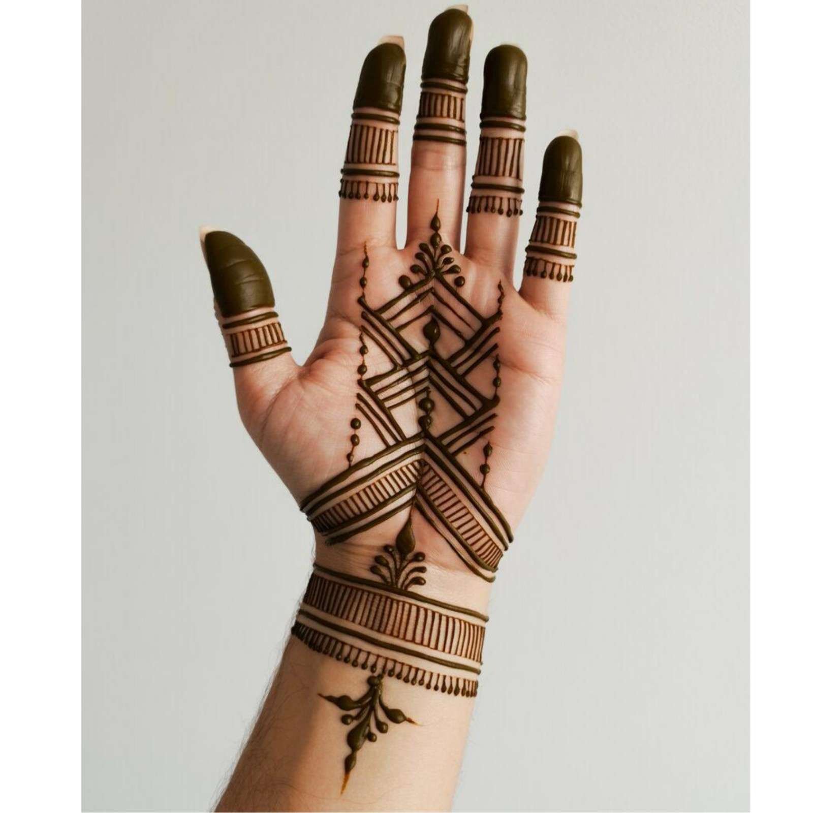 25+ Best Minimal Mehndi Design Ideas for Every Occasion