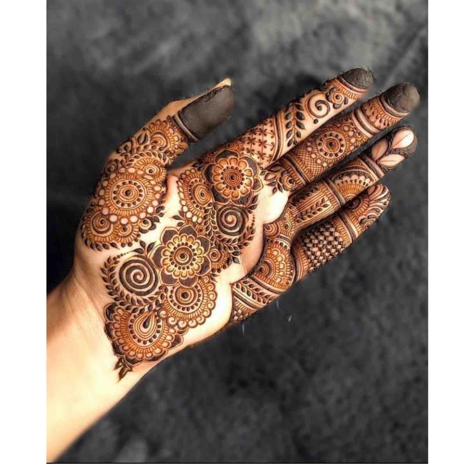 25+ Best Minimal Mehndi Design Ideas for Every Occasion